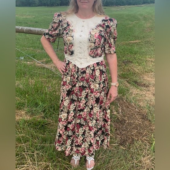 lisa II | Dresses | Vintage 8s Lisa 1 Prairie Cottage Core Farmhouse ...